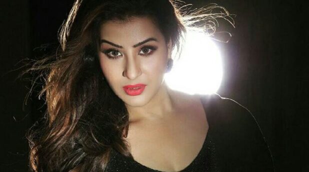 Shilpa Shindey Biography, Age, Height, Weight, Wiki, Parents, Family ...