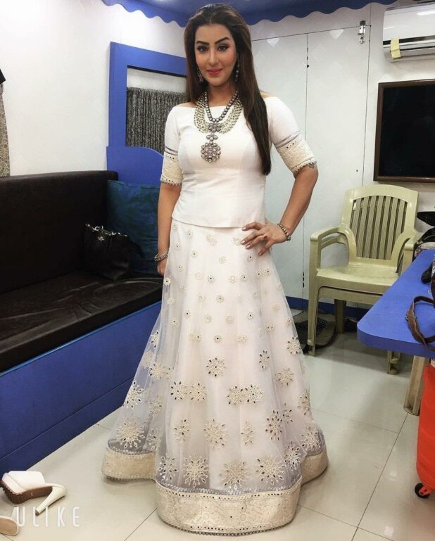 Shilpa Shindey Biography, Age, Height, Weight, Wiki, Parents, Family ...