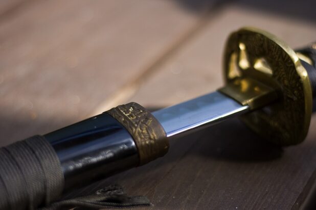 How To Tell If A Japanese Samurai Sword Is Real Or Fake - World ...