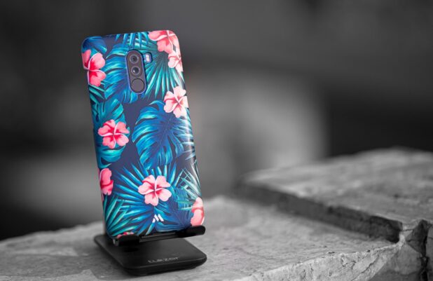 6 Signs You Need to Change Your Phone Case - World Magazine 2024