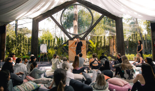 5 Tips for Facilitating Corporate Retreats That Foster Collaboration ...