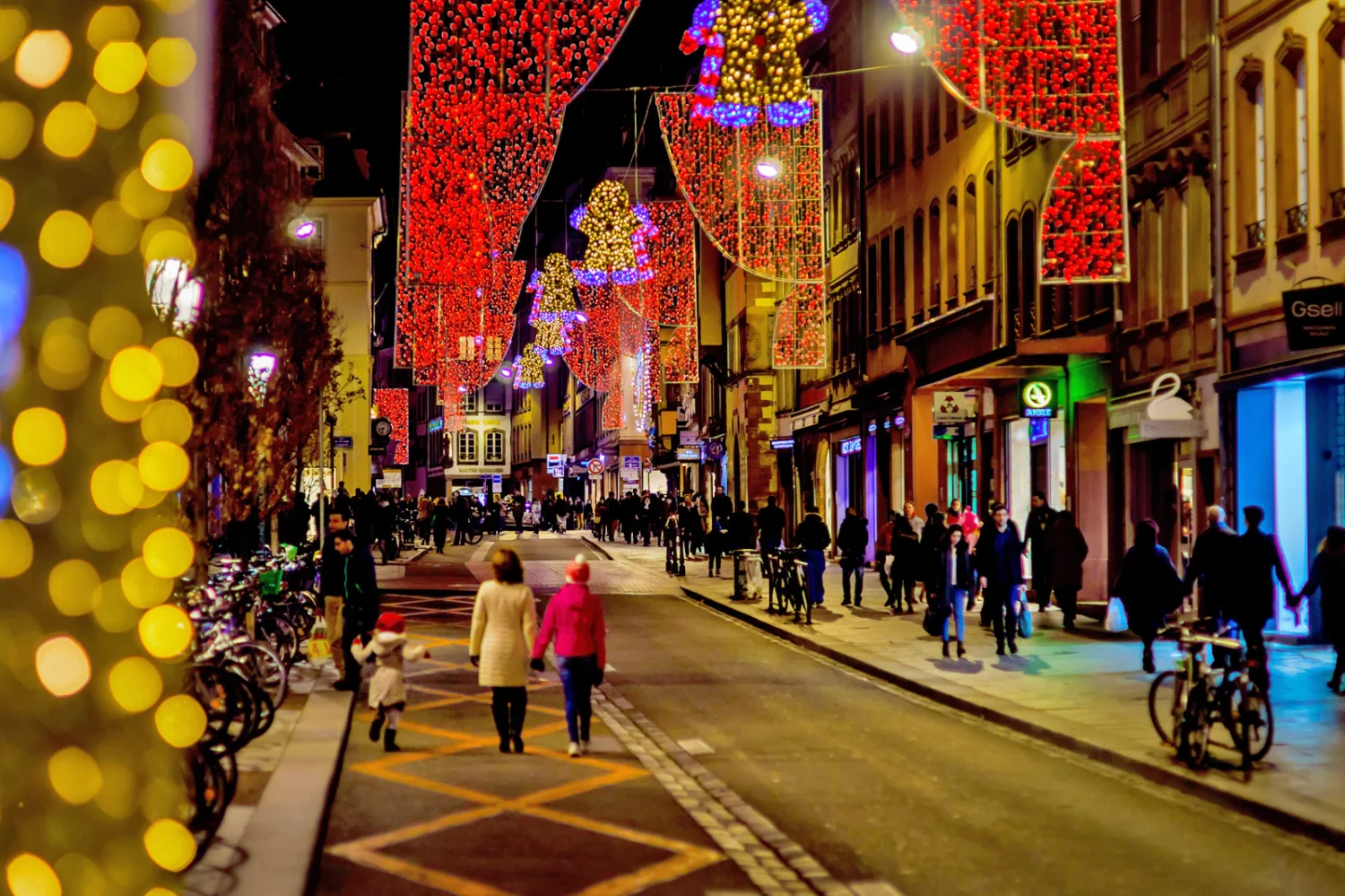 Top 7 Cities for an Unforgettable Boys' Night Out Across France - World ...